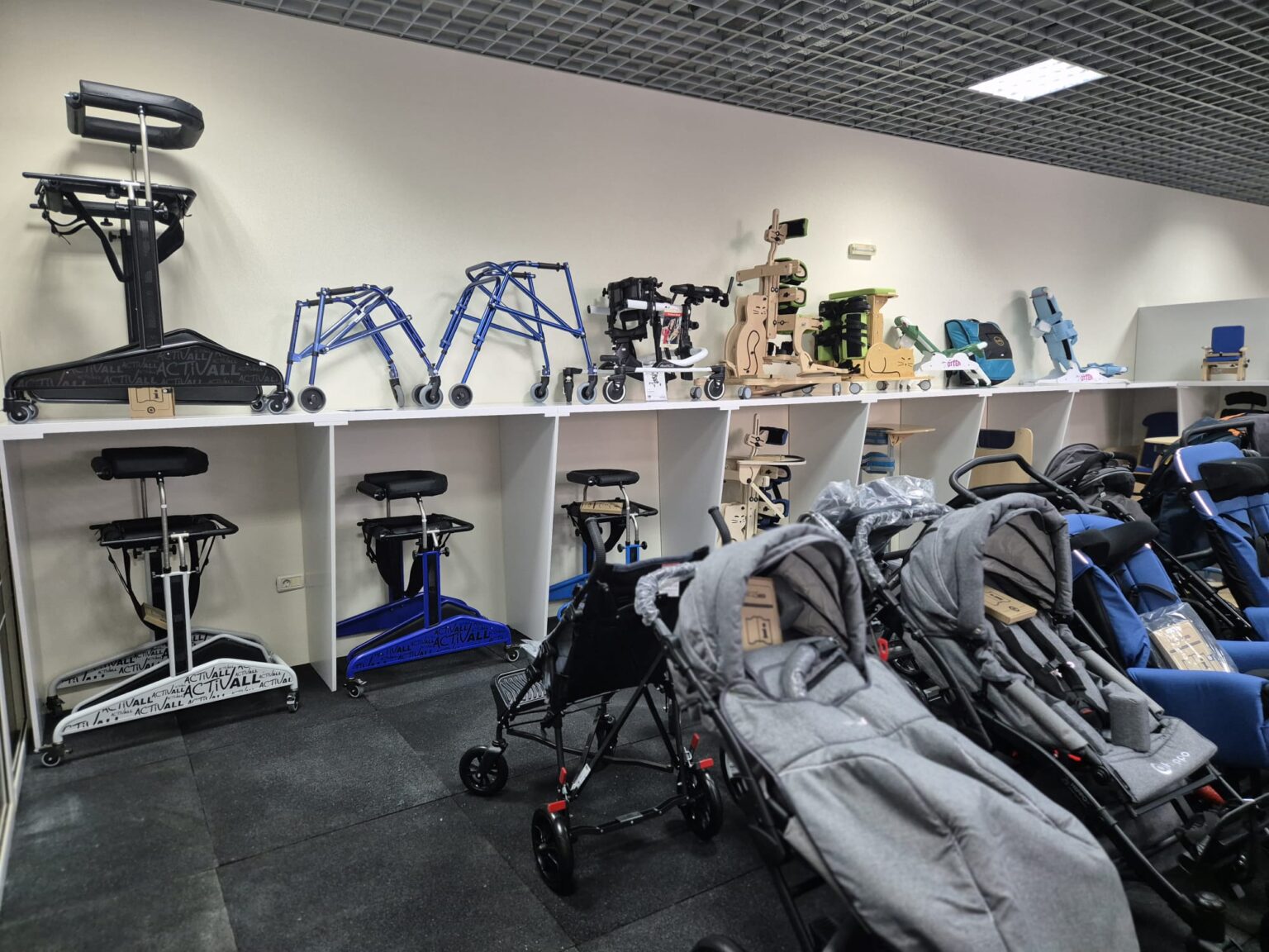 Suport de ridicare cu maner pentru pat spital medical HYPNOS BASIC ...