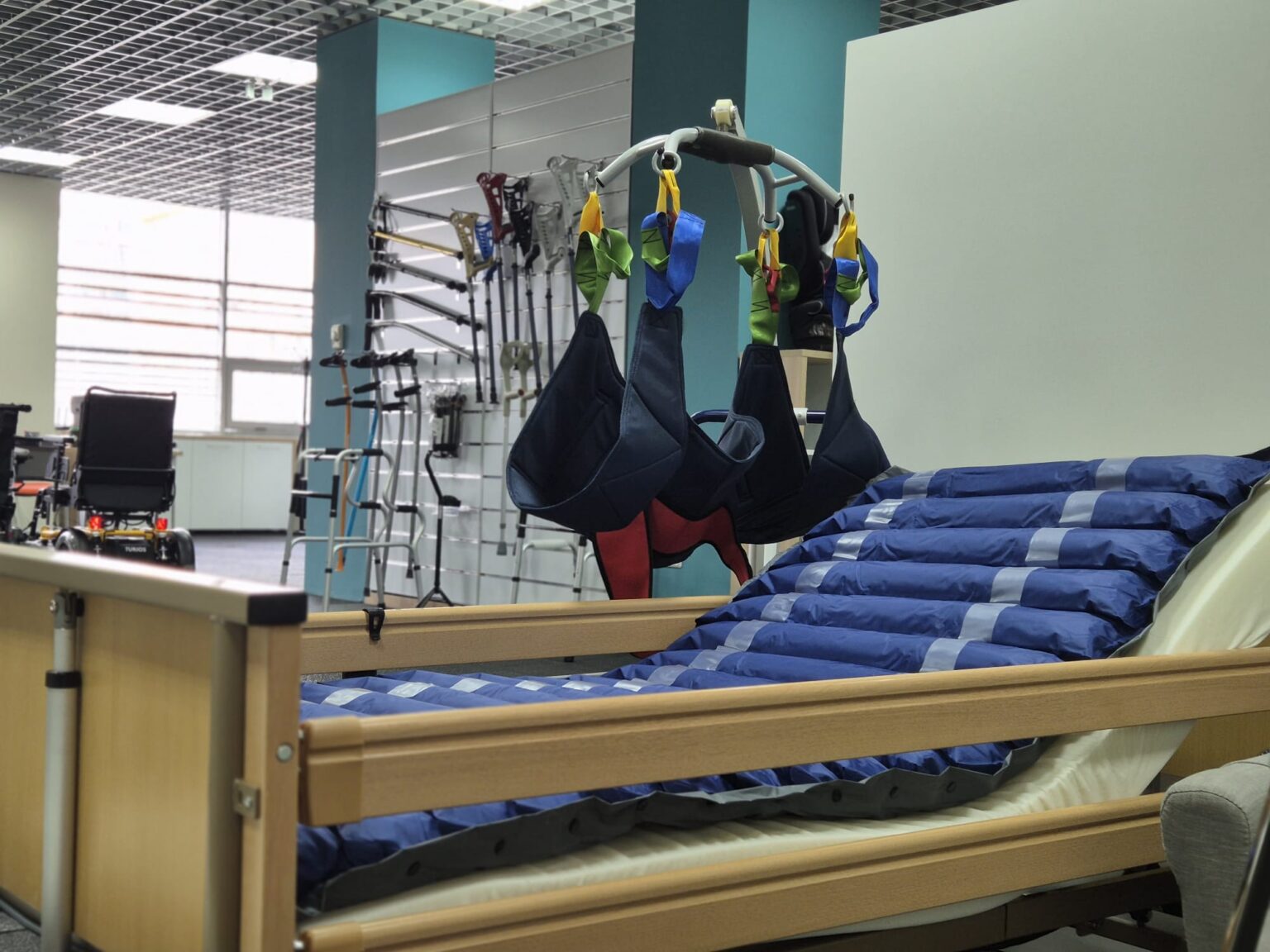 Pat spital medical electric HIPNOS BASIC (Lite) | Adapt RO - Pentru o ...